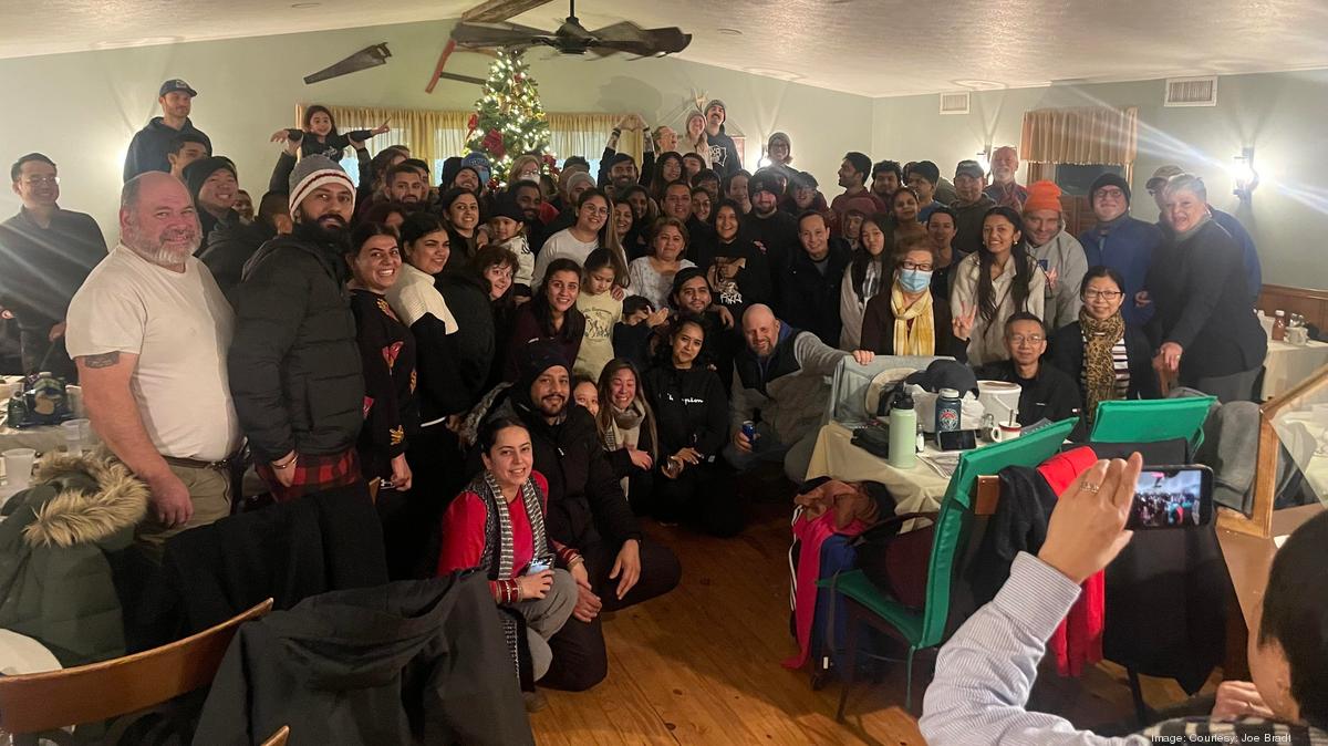 100+ travelers stranded by snow storm find refuge in Alabama Hotel ...