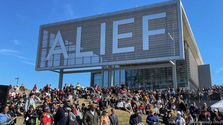 Alief Neighborhood Center opens, features updated technology and ...