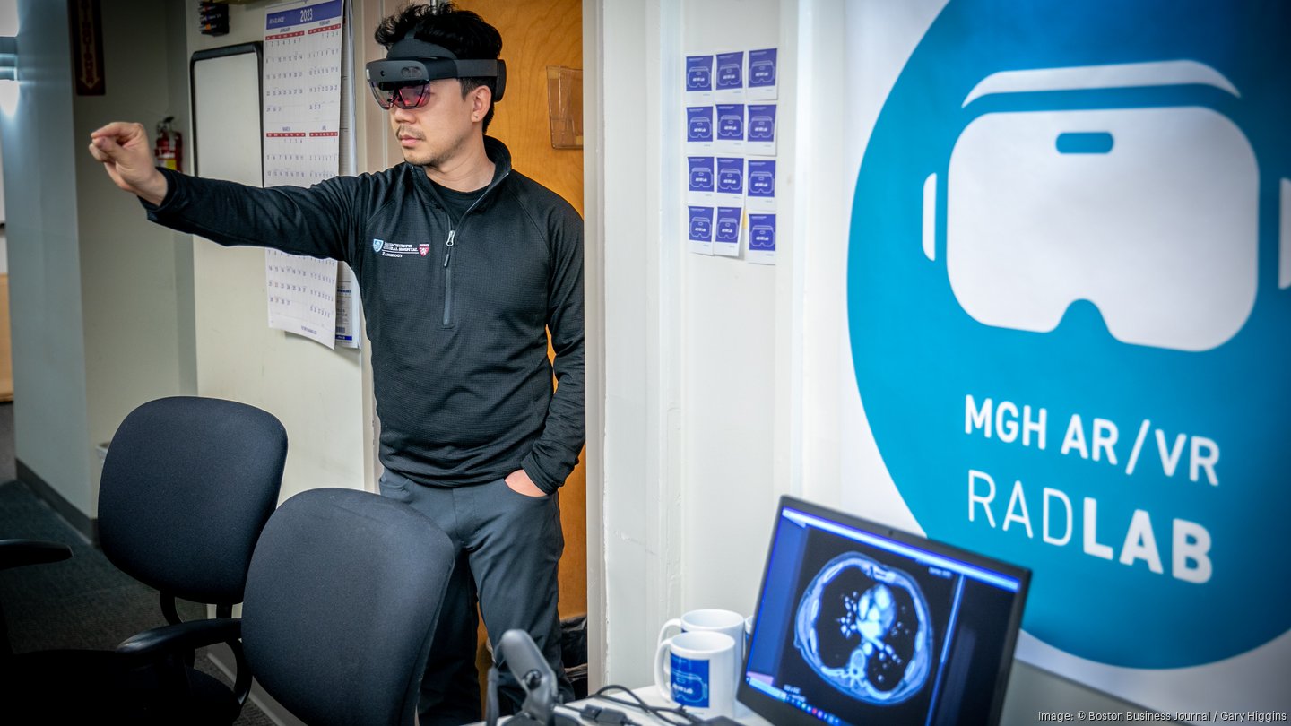 BostInno - Reporter’s notebook: Go inside MGH’s AR/VR lab