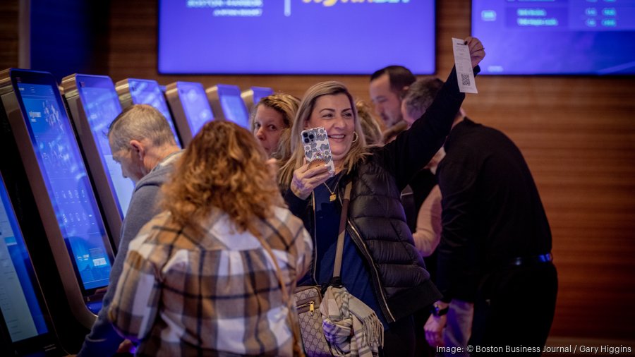 Encore, MGM, Plainridge host first legal sports bets in Massachusetts ...