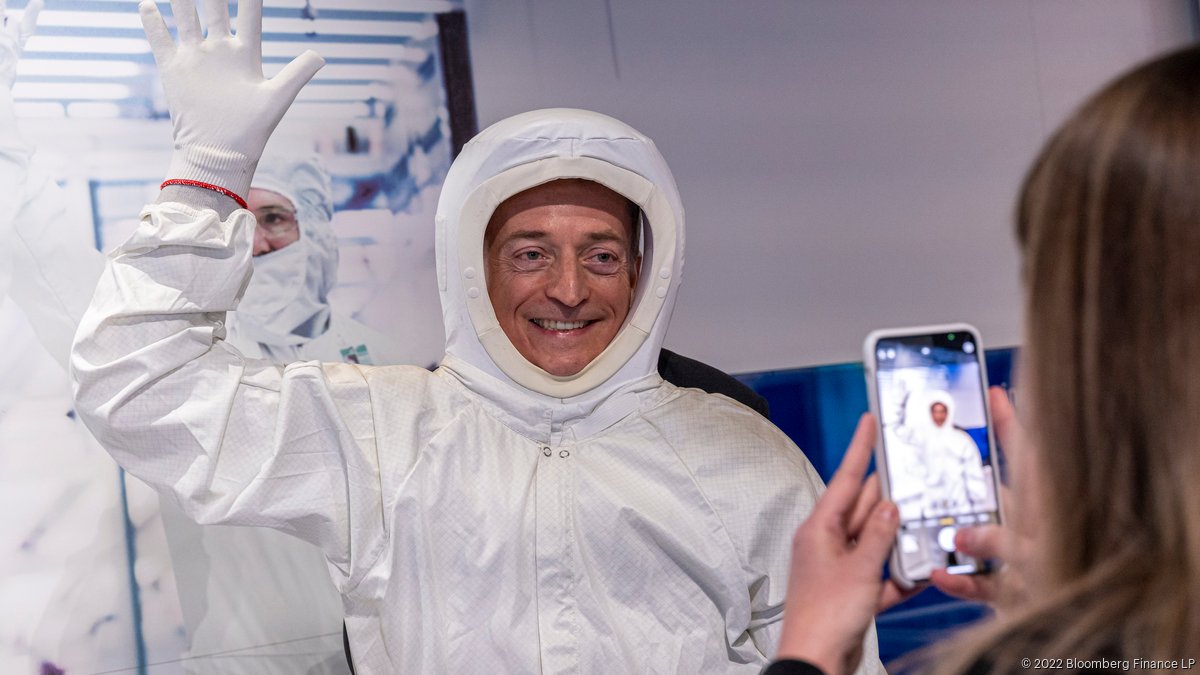 Intel ends production of bitcoin mining chip - Silicon Valley Business ...