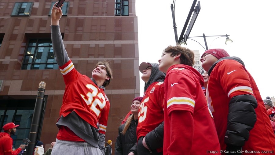 Chiefs, fans celebrate second Super Bowl win in four years with victory ...
