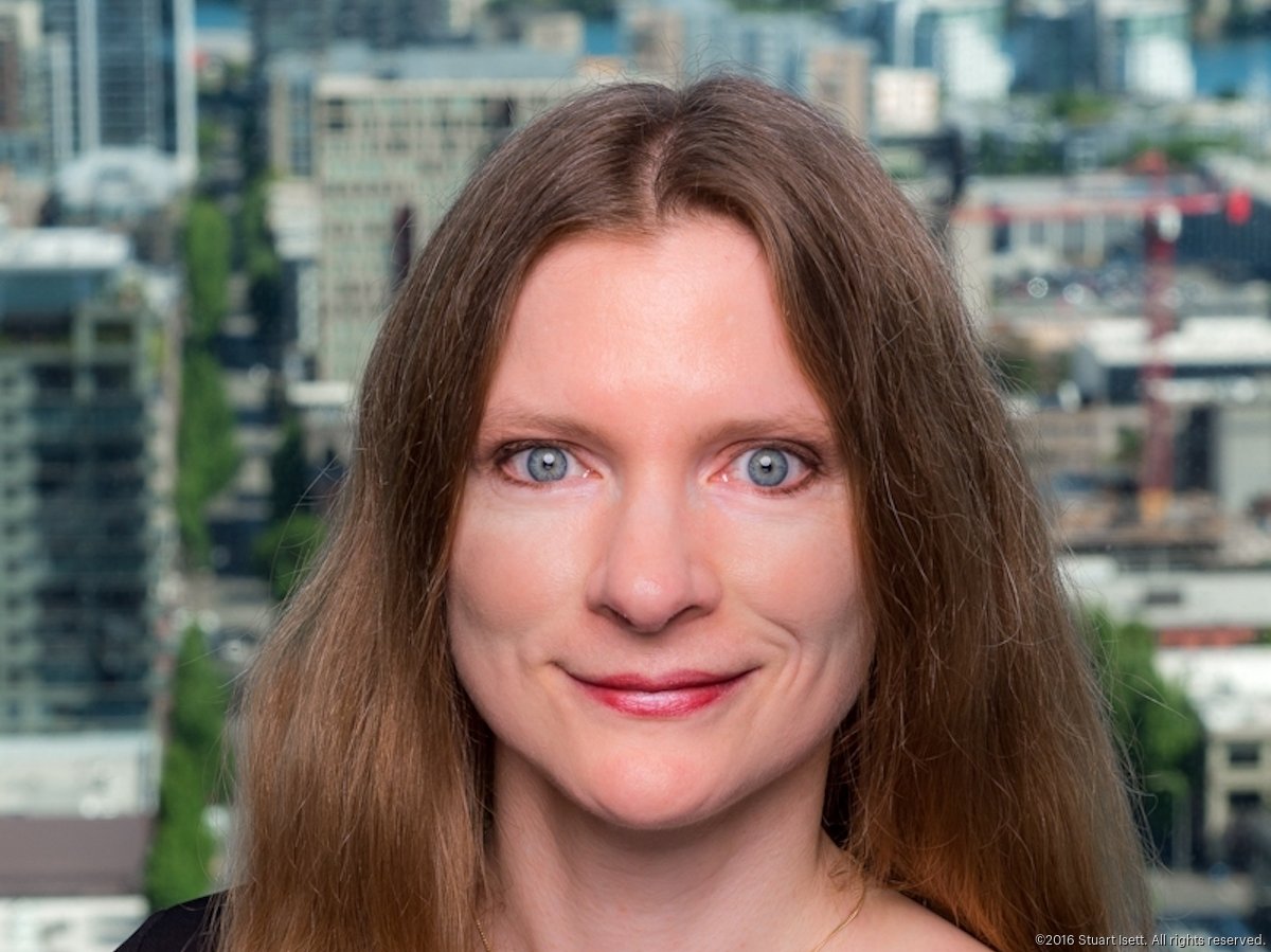 Beth Hull's Instagram, Twitter & Facebook on IDCrawl