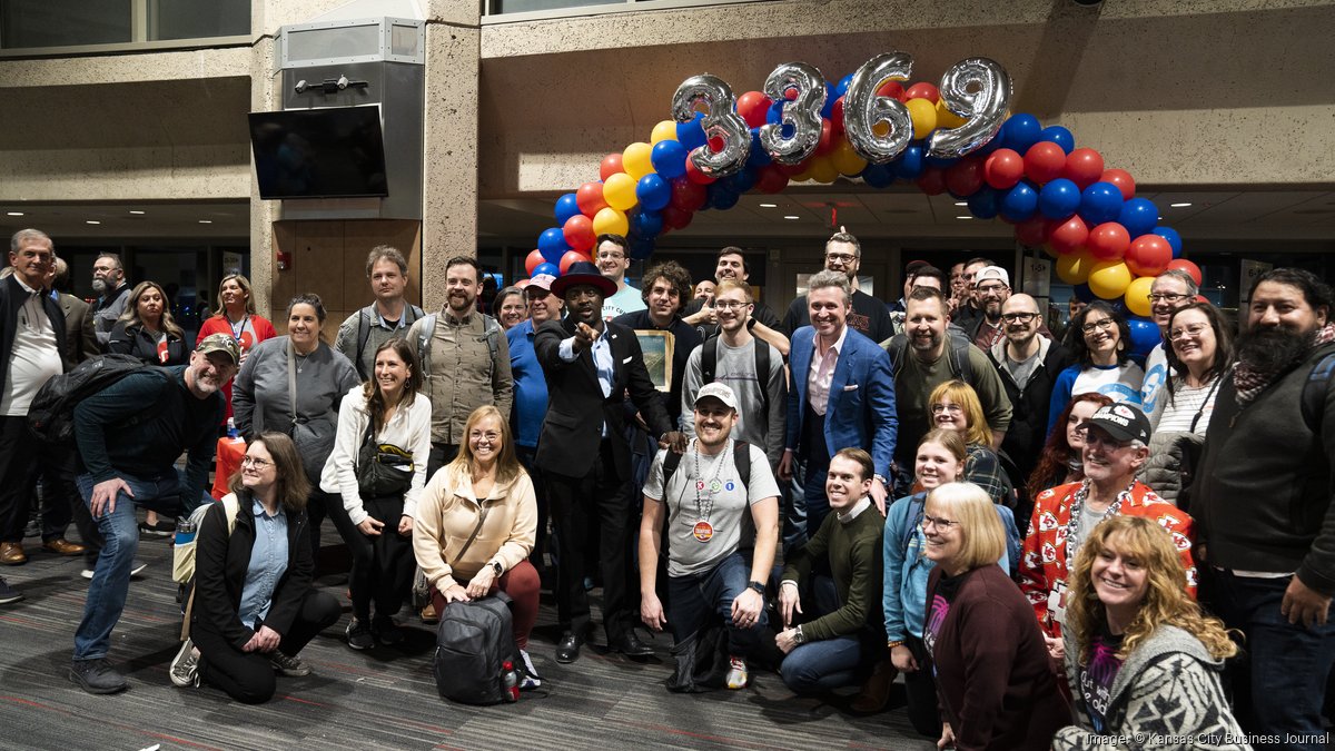 Southwest brings first flight of passengers to KCI's new $1.5 billion ...