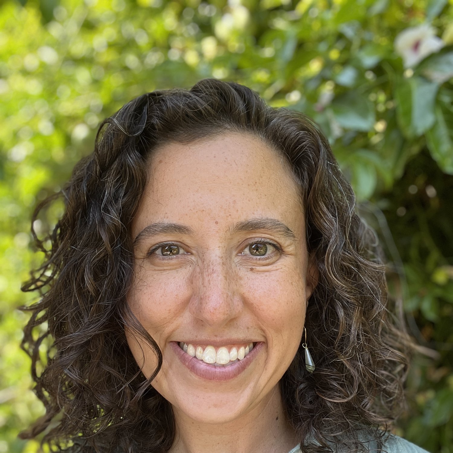 Julia Hutton's Instagram, Twitter & Facebook on IDCrawl