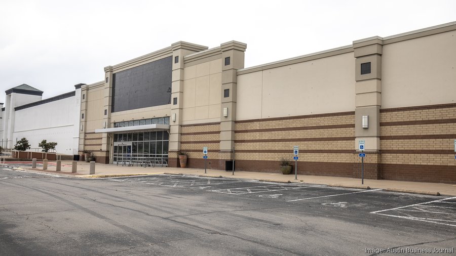 Arboretum Crossing in Austin sold by World Class to Stockdale Capital ...