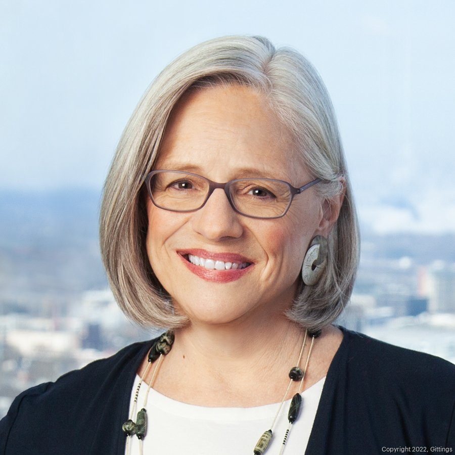 Julie Comer's Instagram, Twitter & Facebook on IDCrawl