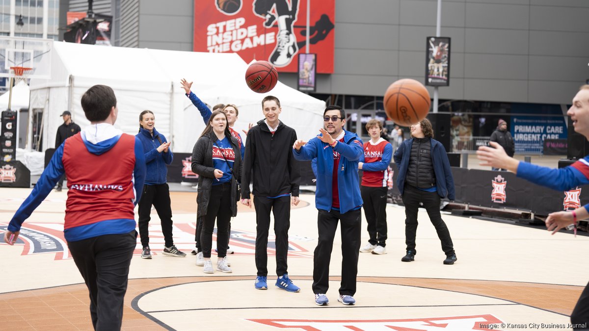 Busey Bank signs 3-year deal as Big 12's first banking partner - Kansas ...