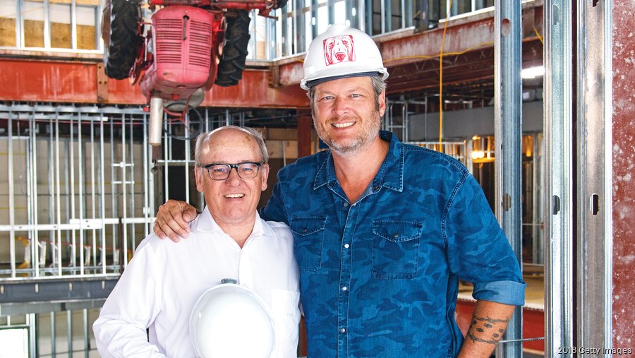 Blake Shelton, Dustin Lynch and other country music stars on Ryman ...