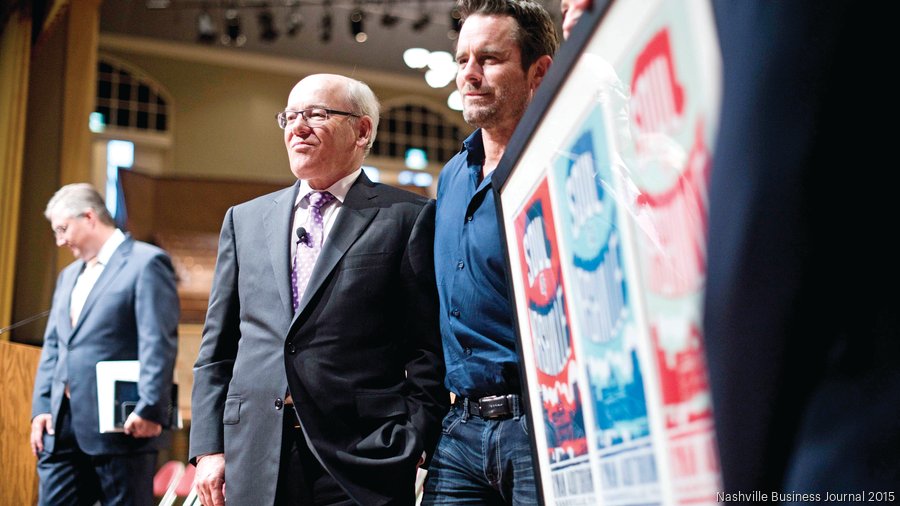 Blake Shelton, Dustin Lynch and other country music stars on Ryman ...