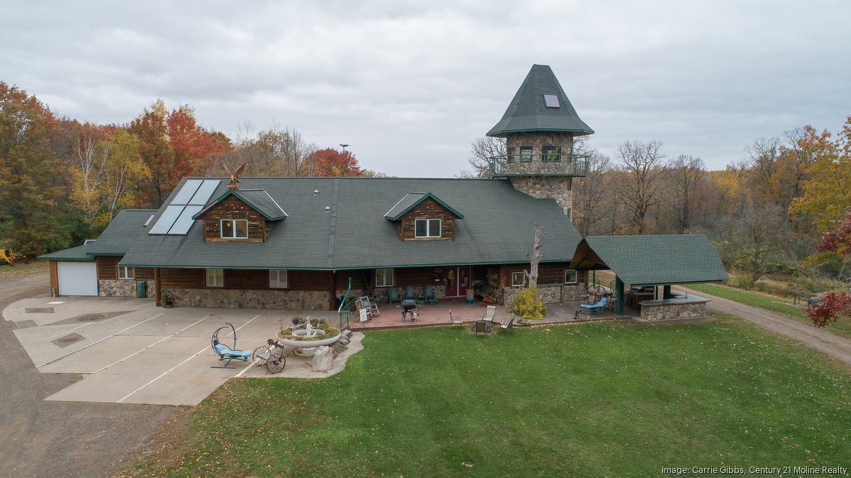 Dream Cabin: Towered Eagle Ridge Lodge lists for $1.595 million in Mora ...