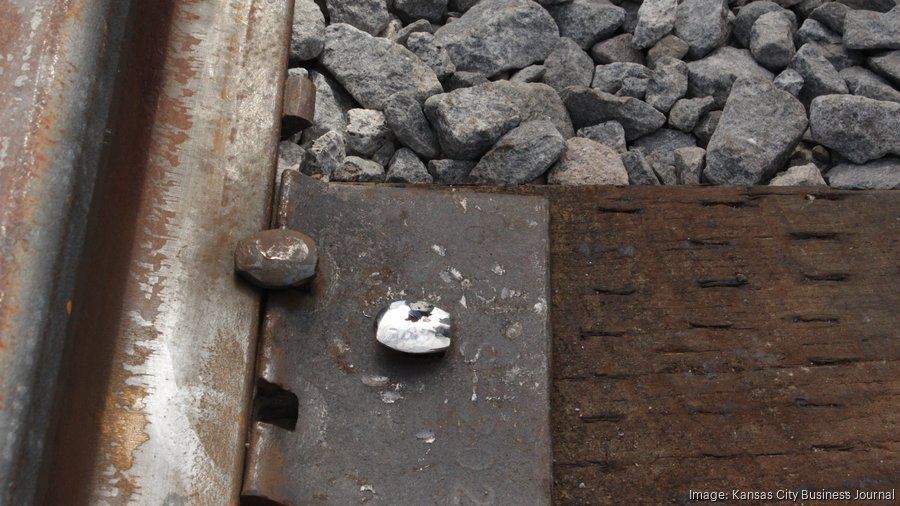 'Final spike' marks formation of Canadian Pacific Kansas City railroad ...