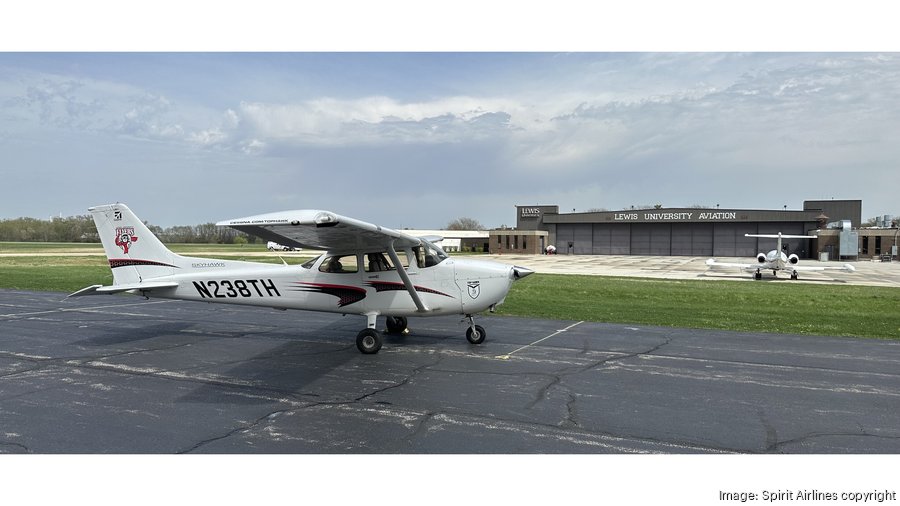 Spirit Airlines teams with Lewis University to train new pilots ...