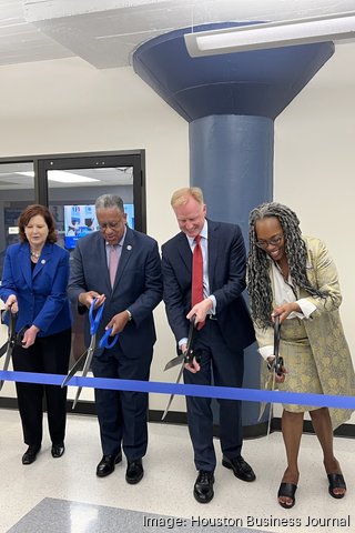 University of Houston-Downtown opens Basic Needs Center - Houston Business Journal