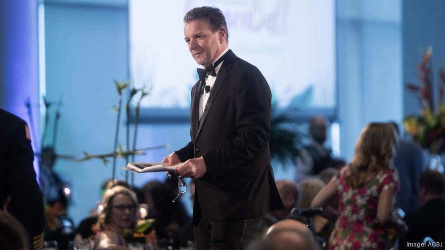 Milwaukee Fire Chief Aaron Lipski, radio host John Mercure help raise ...