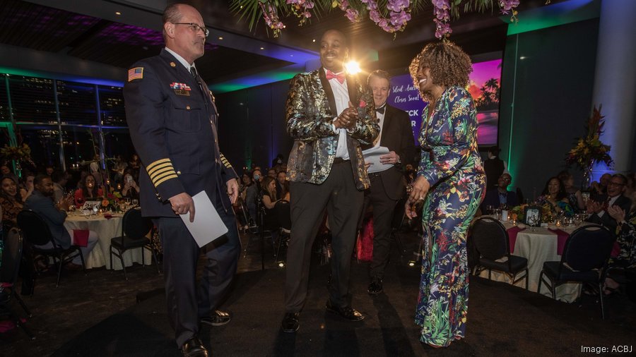 Milwaukee Fire Chief Aaron Lipski, radio host John Mercure help raise ...
