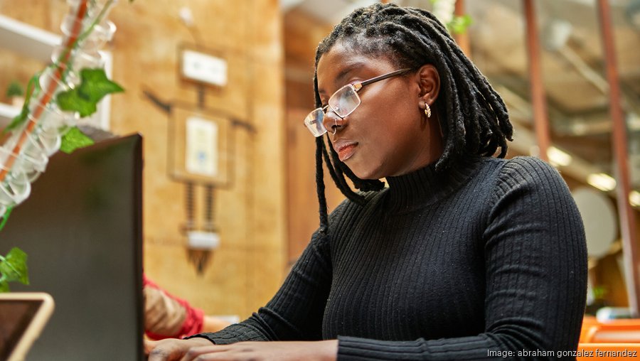 Job satisfaction for women versus men in workplace - Boston Business ...