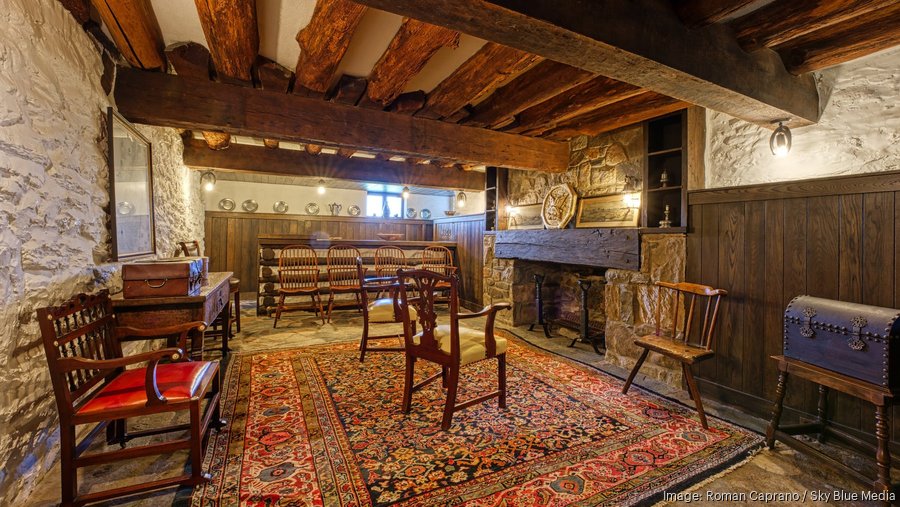 Upperville's Llangollen farm and equestrian center waits for a buyer ...