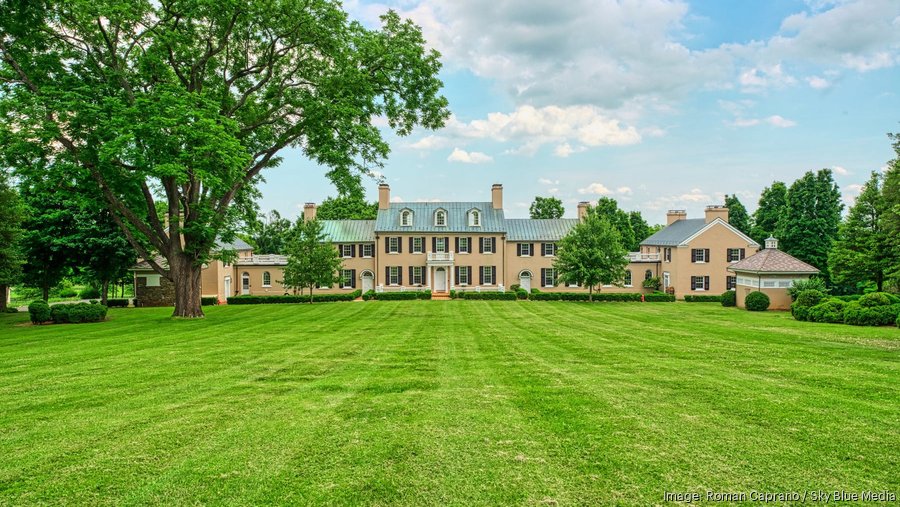 Upperville's Llangollen farm and equestrian center waits for a buyer ...