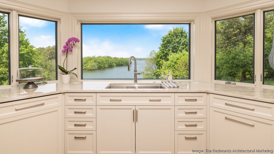 Updated: See former Milwaukee Bucks coach Budenholzer's $7M lake home ...