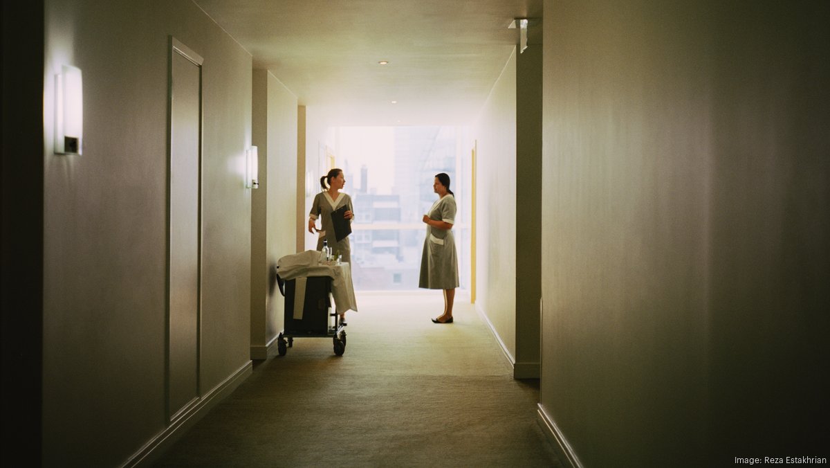 L.A. City Council delays $30 minimum wage hike for hotel workers - L.A ...