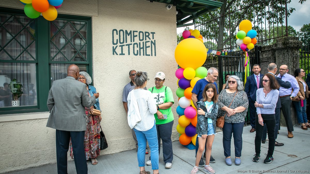 Team behind Comfort Kitchen nears second restaurant opening, and more ...