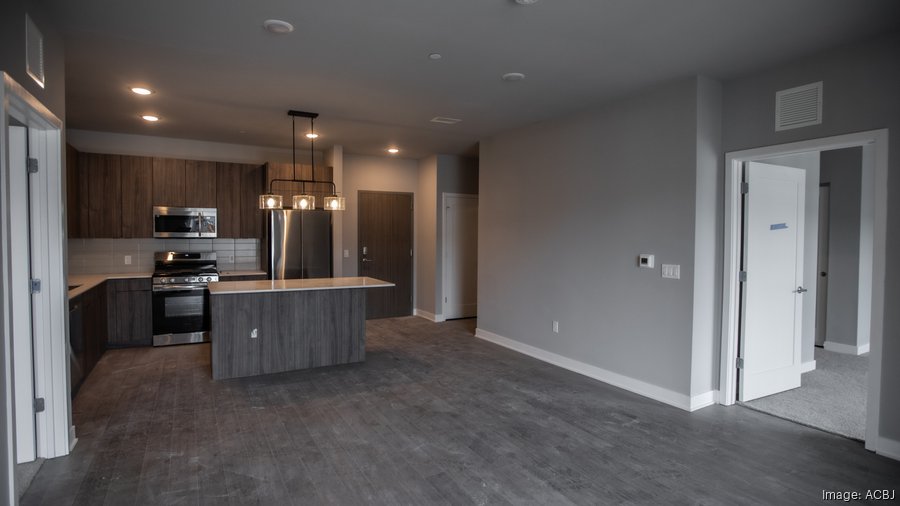 Apartments near Brookfield Square near September finish: Slideshow ...