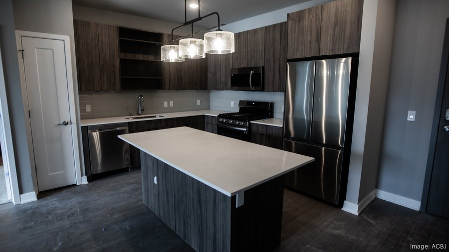 Apartments near Brookfield Square near September finish: Slideshow ...