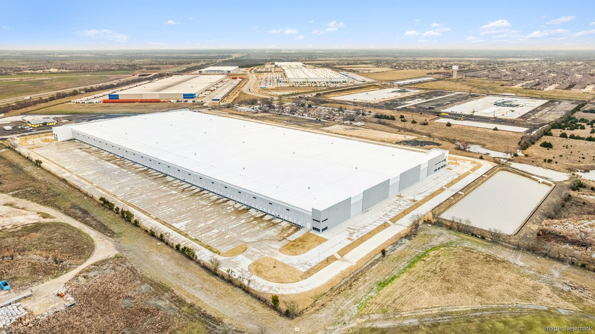 Forney Logistics Crossing snapped up by international investor - Dallas ...