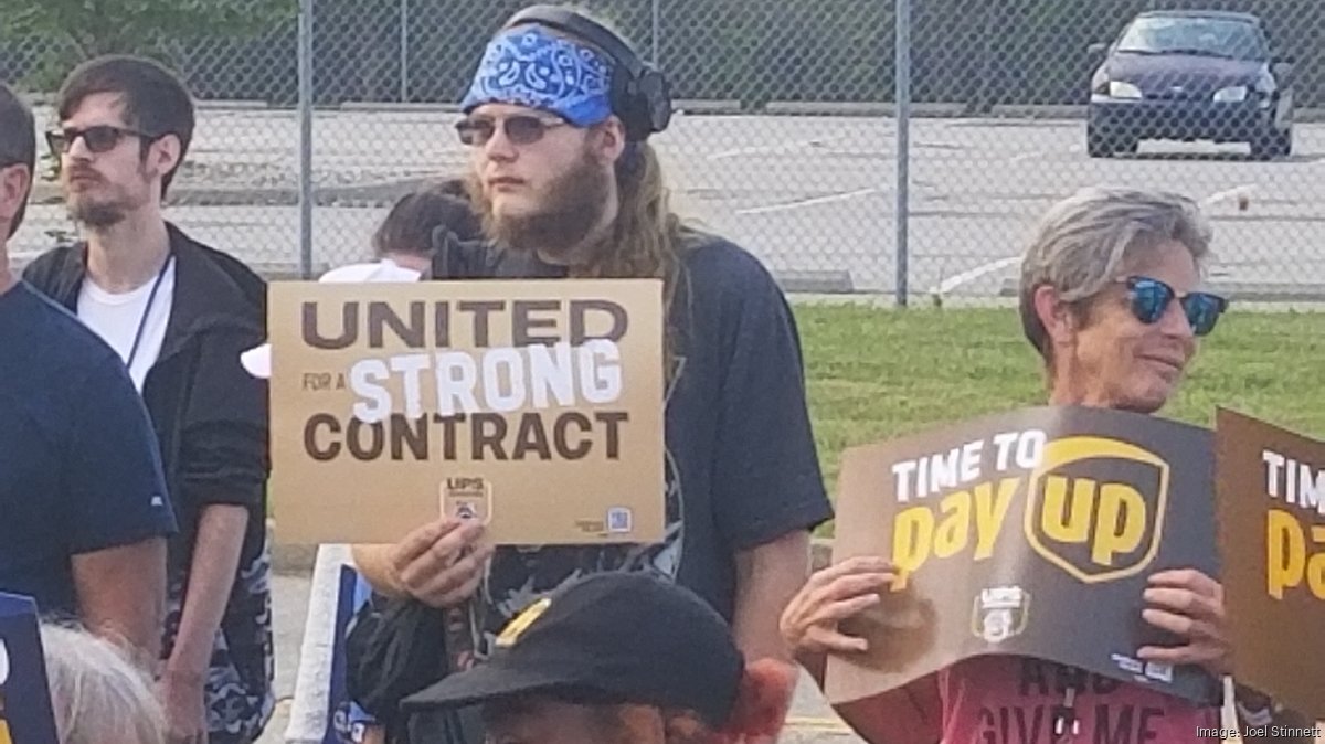 Will UPS workers strike? Teamsters rally at UPS Worldport - Atlanta ...