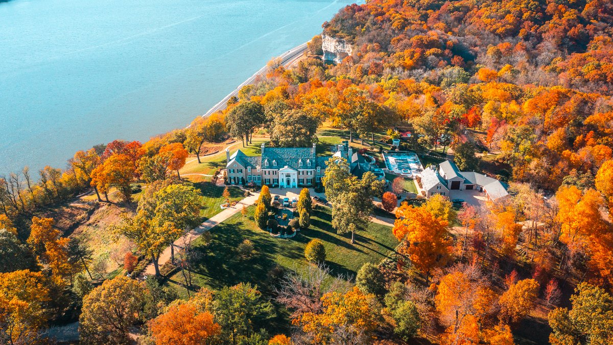 Olin Mansion, which overlooks the Mississippi River in Alton, hits ...