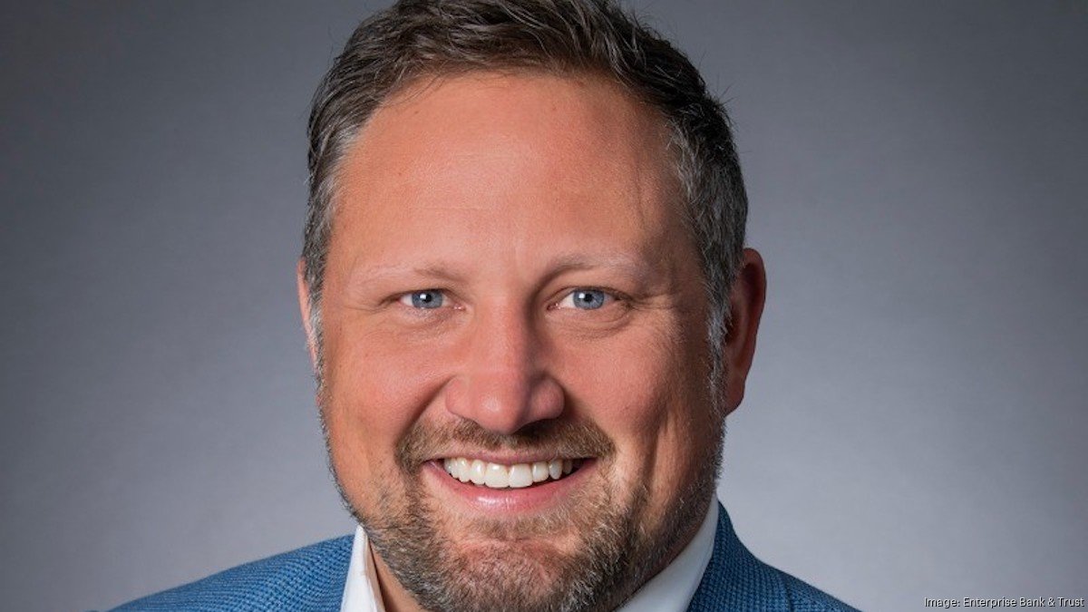 Tariff turmoil leads to lots of client questions at Enterprise Bank in ...