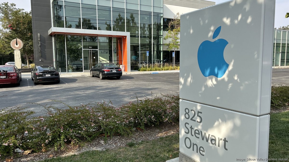Apple opens up to `tap and go' tech to rivals in the EU - Silicon ...