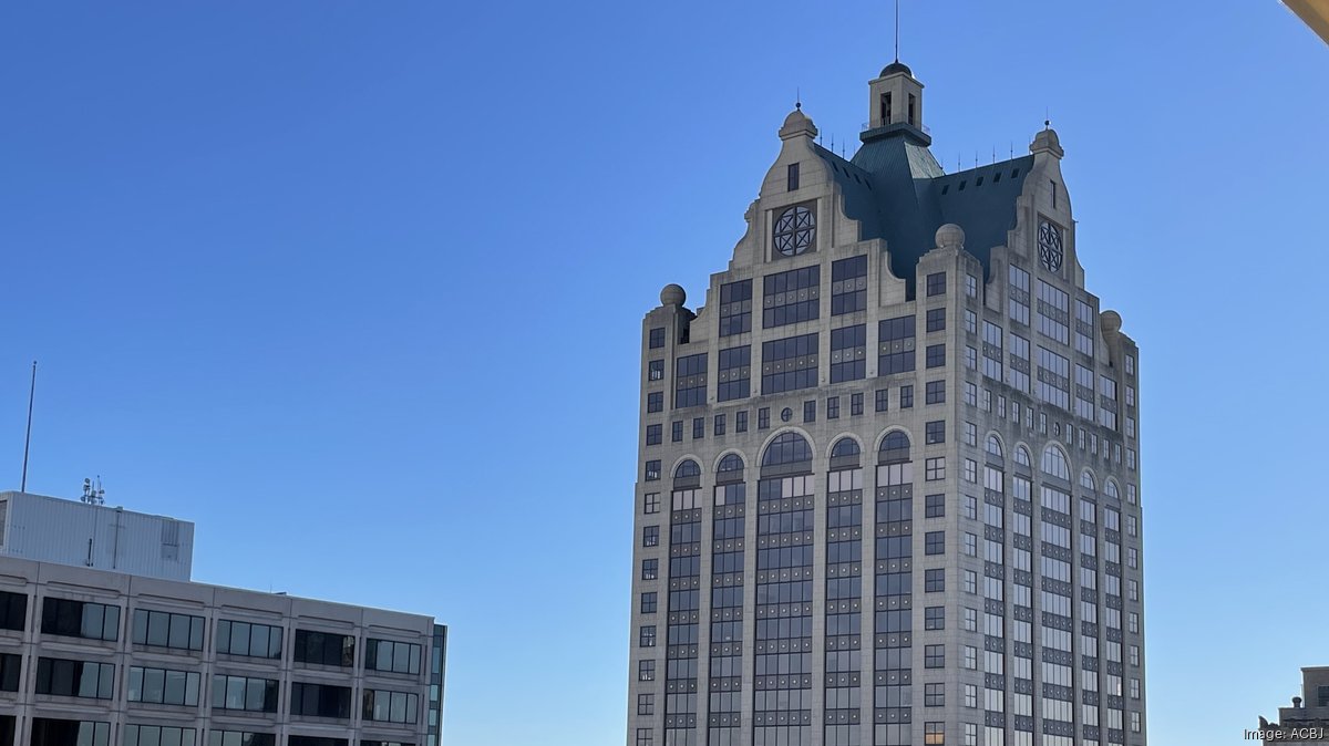 100 East conversion sparks debate at city committee - Milwaukee ...