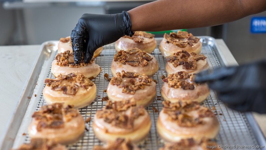 Hoity Toity Donut readies for its grand opening. Take a peak inside ...