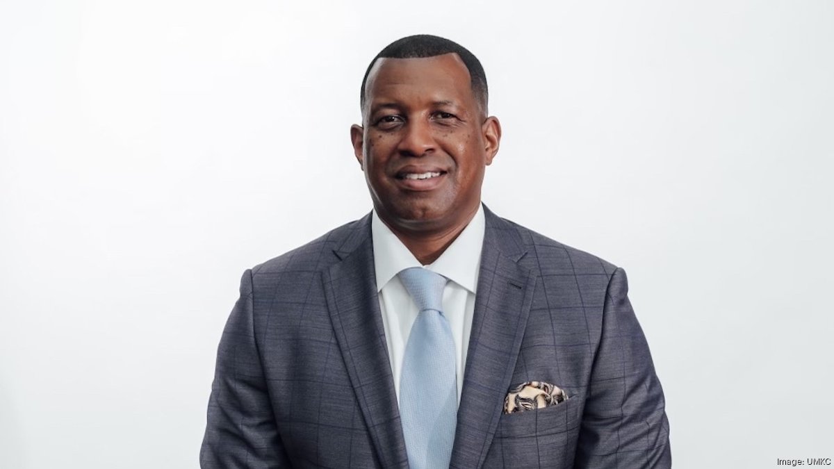 UMKC hires Two Circles to help with NIL efforts - Kansas City Business ...