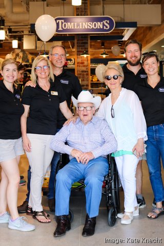 The chicken, the egg and Tomlinson’s Feed: How this 77-year-old Austin ...