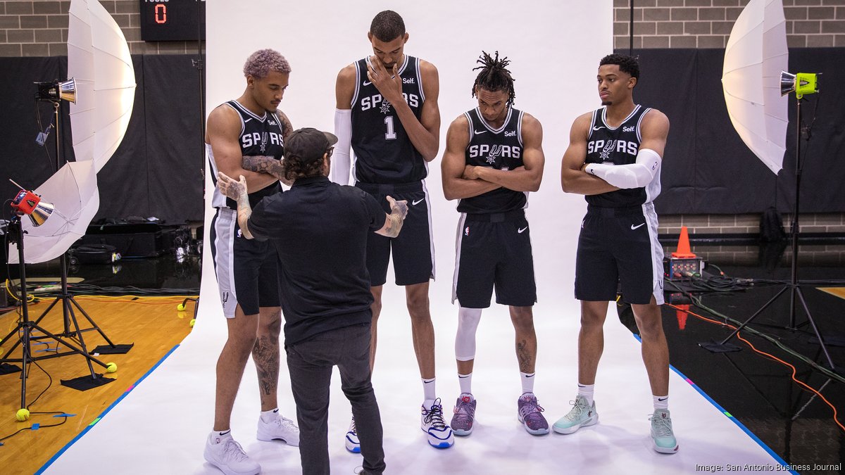 Media from around the world gather to meet new Spurs team - San Antonio ...