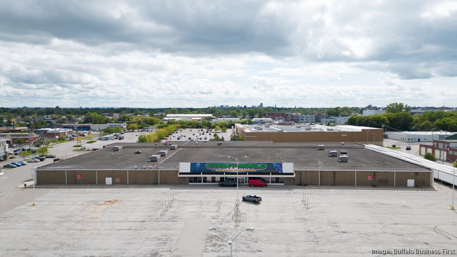 Frightworld haunted house only sign of life at vacant North Buffalo ...