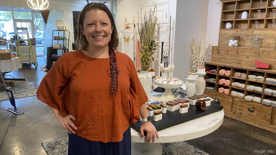 Boshi Botanicals opening Chickasaw Oaks owned by Becky Beloin - Memphis ...