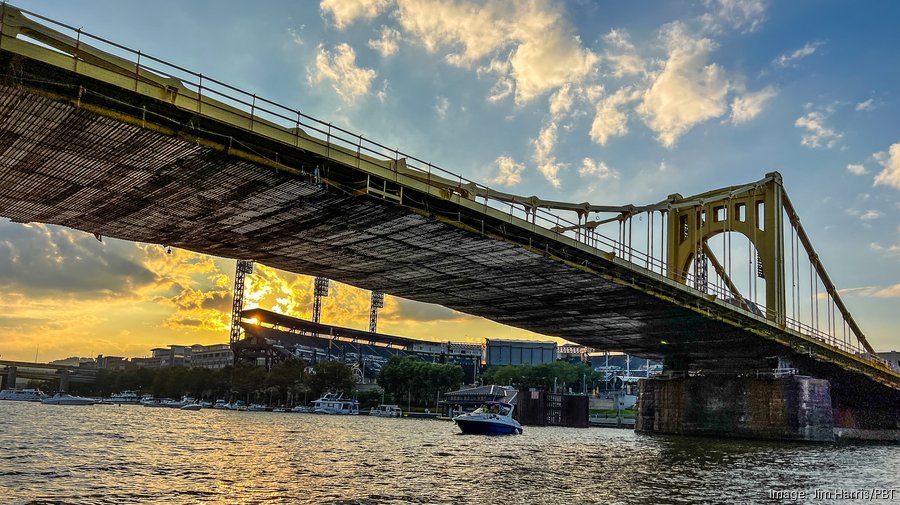 Ferris wheel returns to Pittsburgh bridge for Oktoberfest - Pittsburgh ...