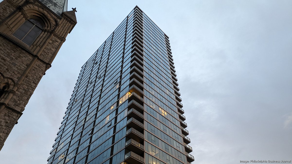 34-story Rittenhouse Square apartment tower comes up for sale ...