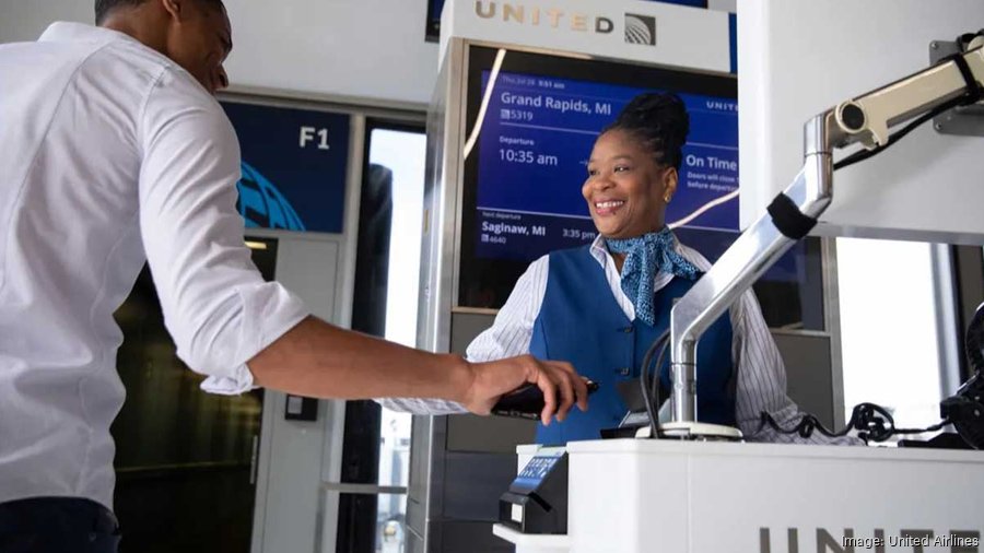 United Airlines to institute new boarding procedure - Chicago Business ...