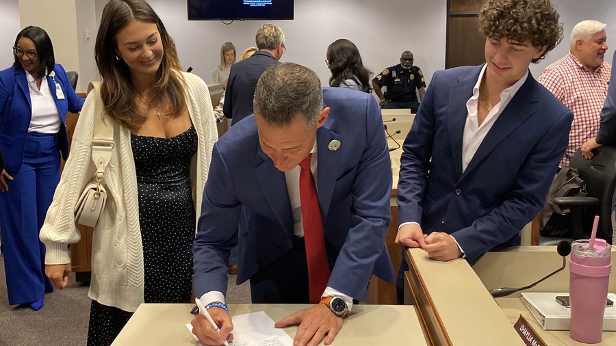 Hillsborough County Schools hires Van Ayres as superintendent - Tampa ...