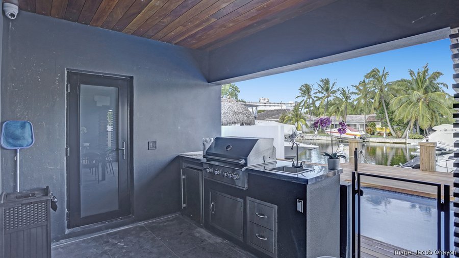Pedro Martinez buys waterfront home in Miami (PHOTOS) - Philadelphia ...