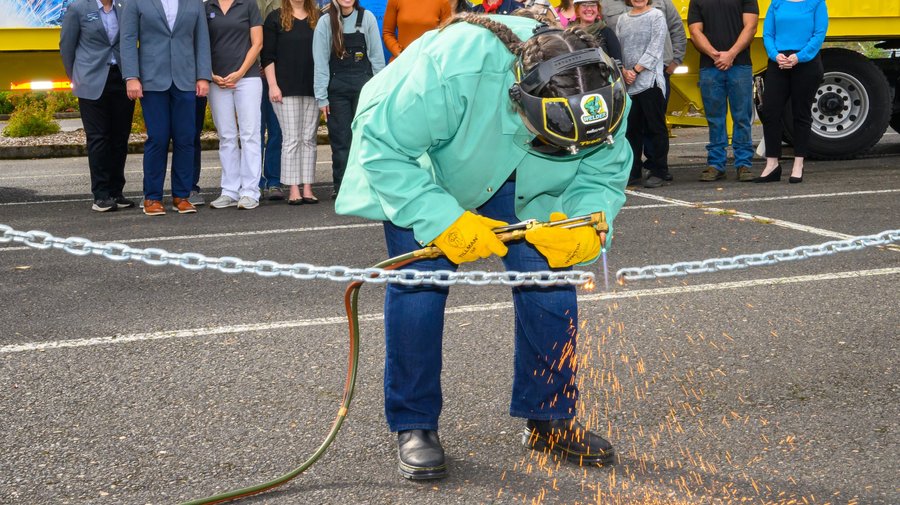 Mobile welding center improves training accessibility, builds Oregon ...