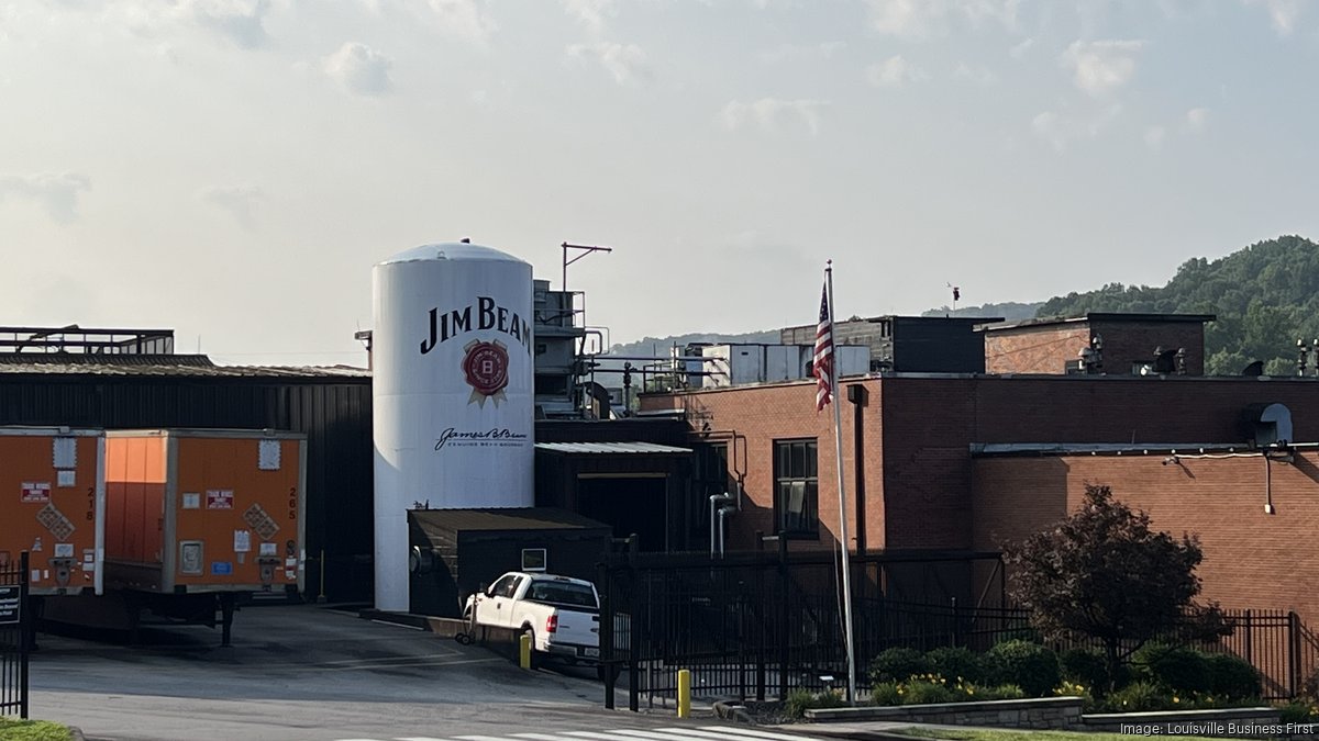 Jim Beam pausing distilling at Clermont distillery - Louisville ...