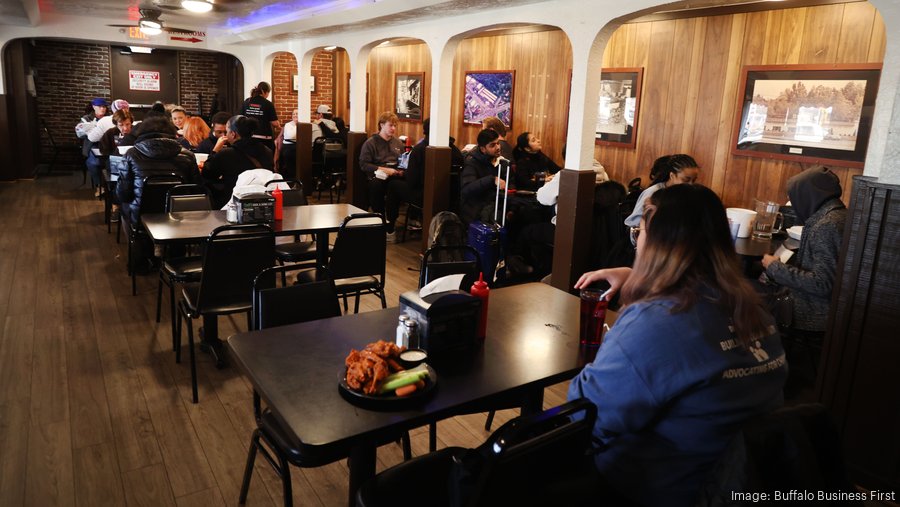 Duff's Famous Wings shifts into third generation, with plans for growth ...