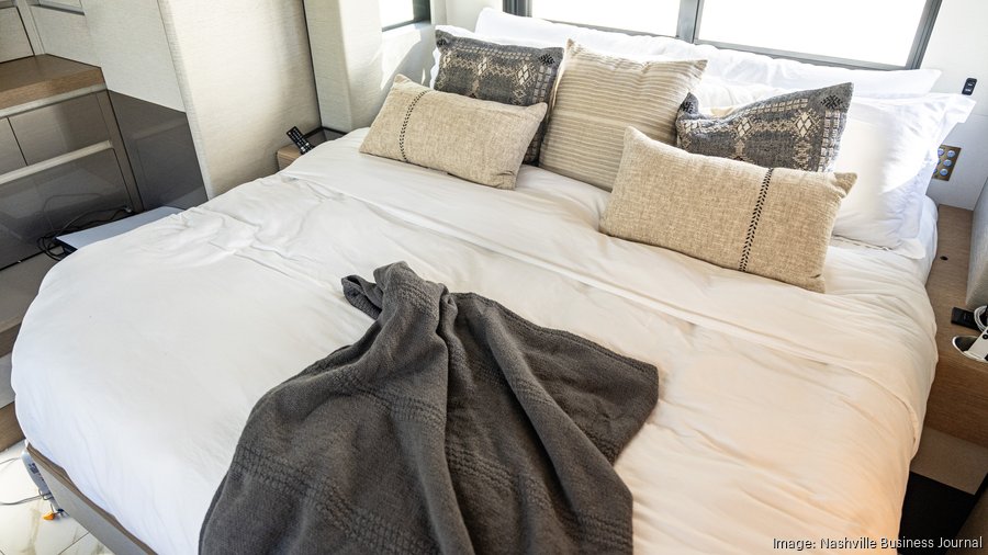 Dreamliner Luxury Coaches becomes largest entertainer coach company in ...