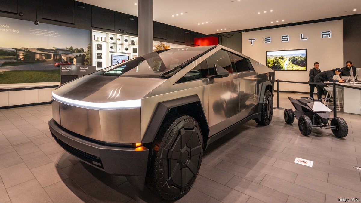 Tesla Cybertruck on display at Tesla's Santana Row showroom - Silicon ...